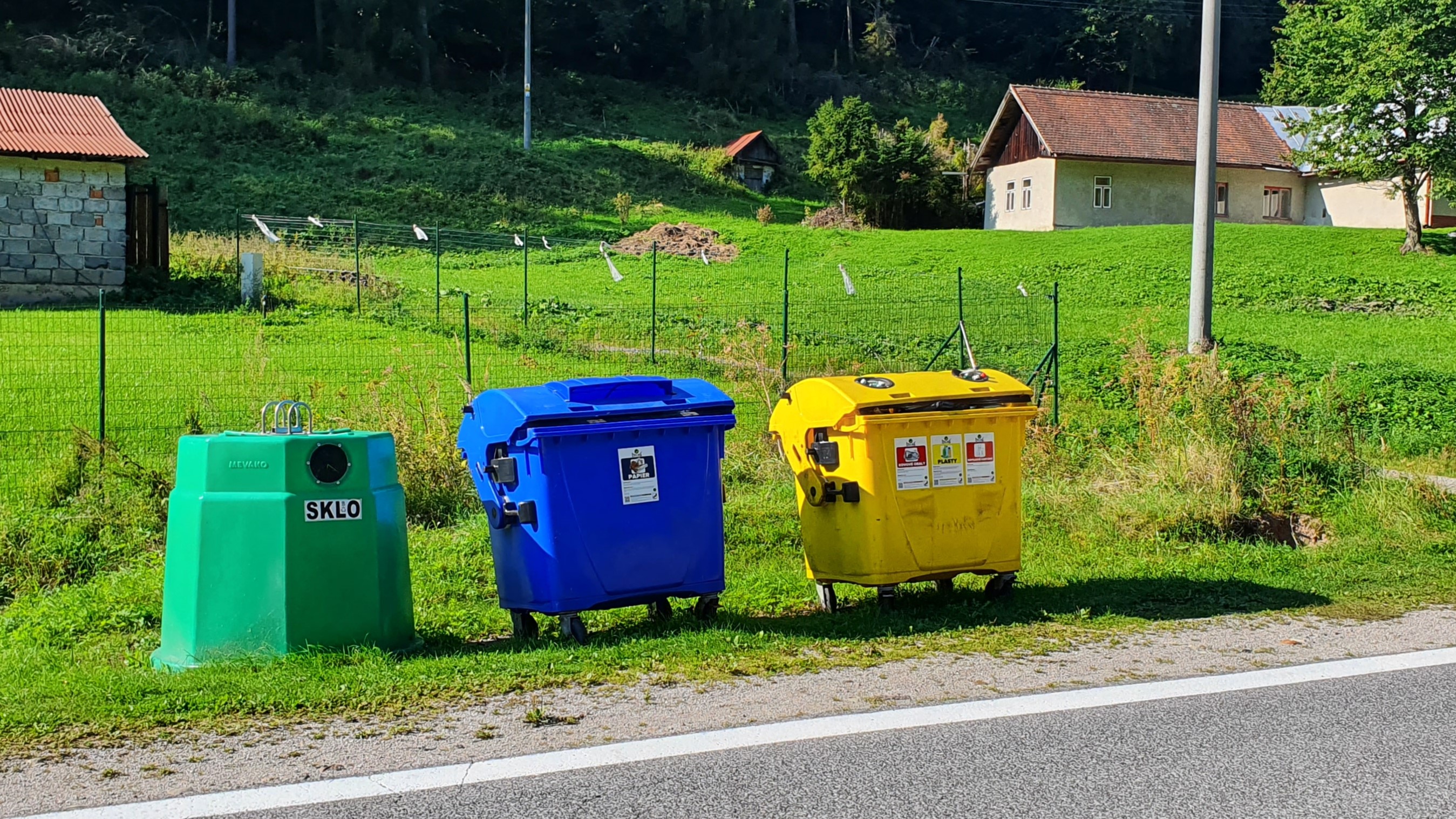 Väčšina Slovákov deklaruje, že triedi odpad – najviac plasty